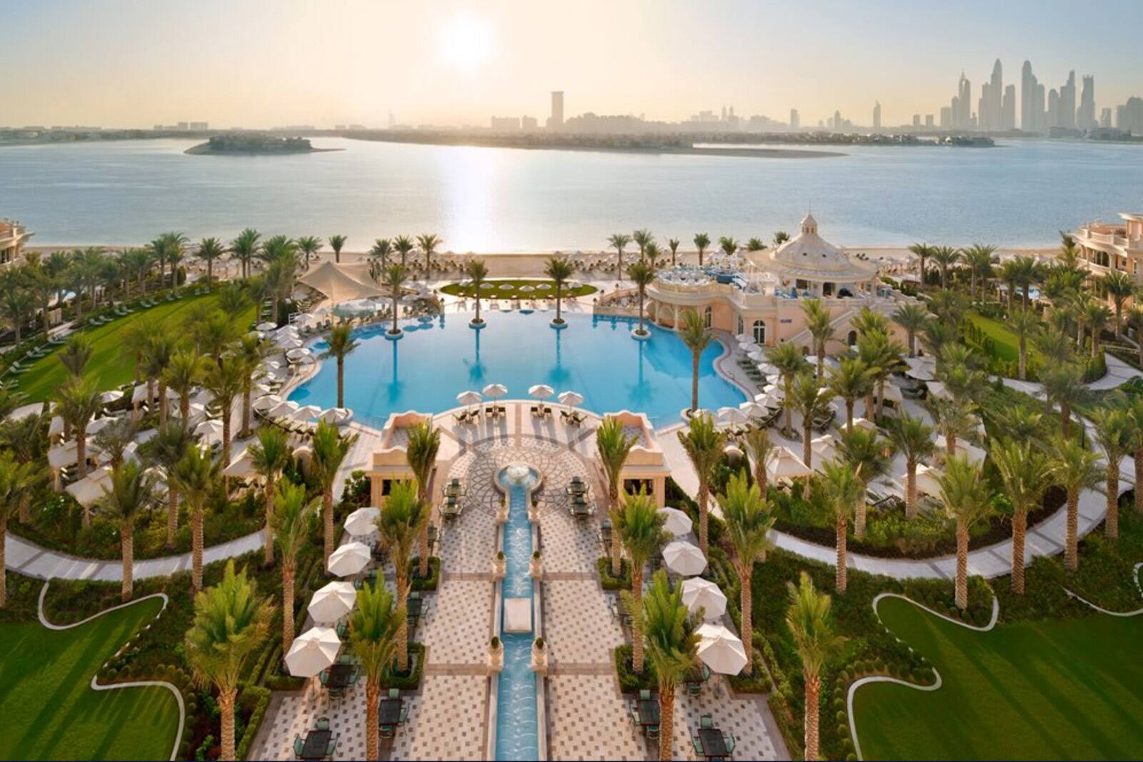 Hotels on Palm Jumeirah | Dubai Resorts | Visit Dubai