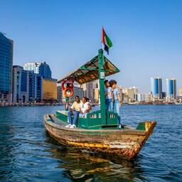 Abra-Bootsfahrt über den Dubai Creek | Visit Dubai